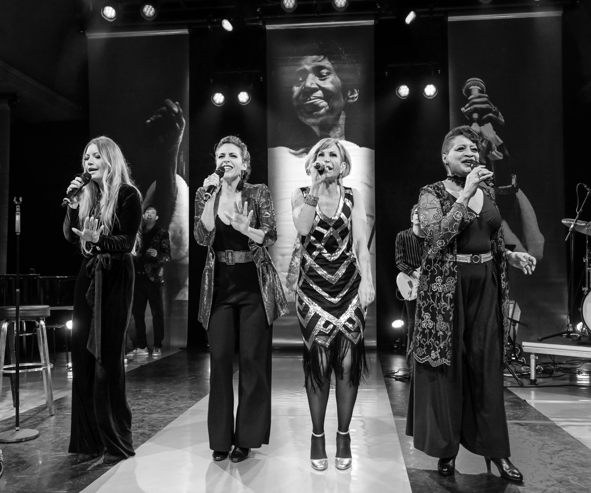 Respect! Tribute to The Greatest Soul Divas - Theater Uri
